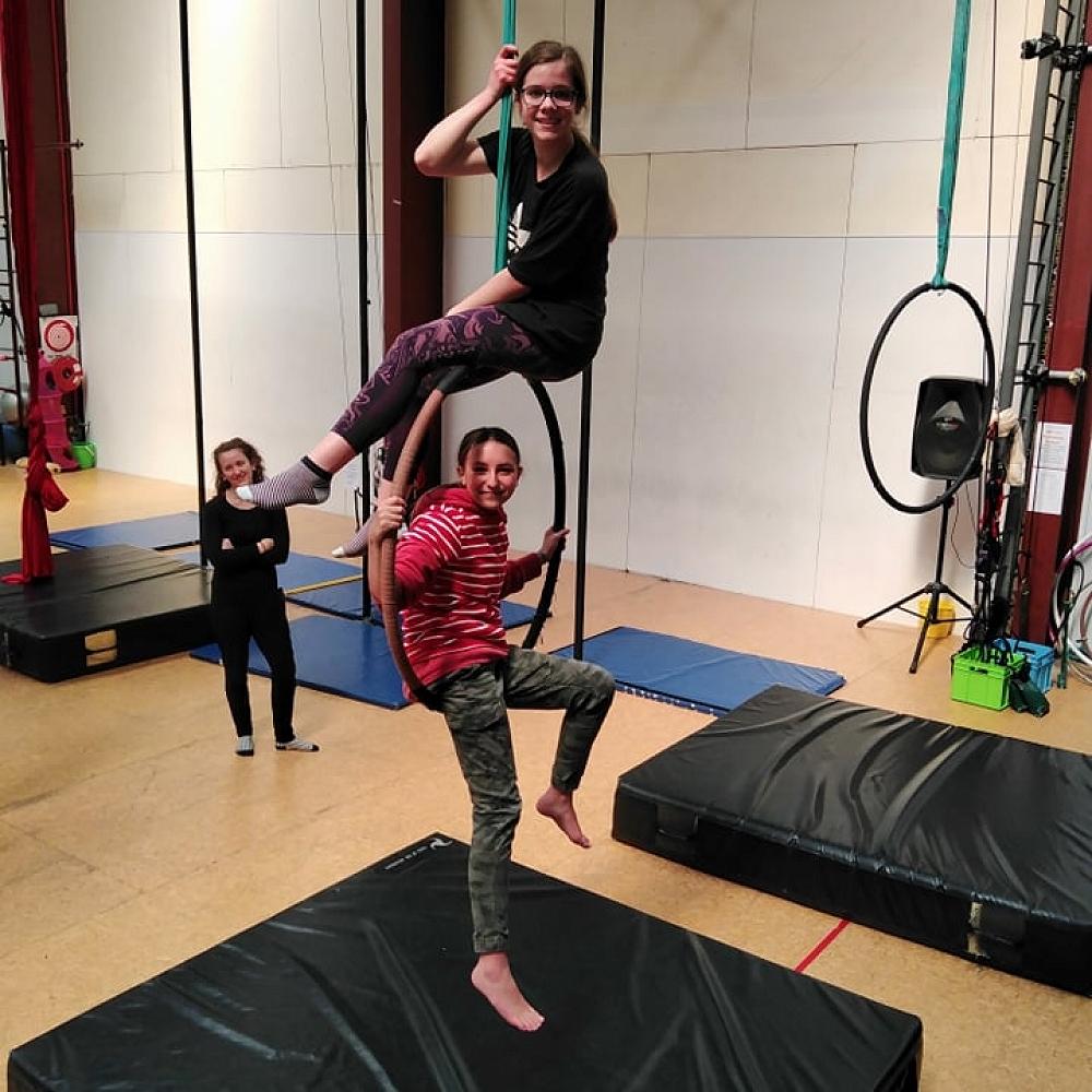 Year 9 PE students have a ball on their trip to the Circus Hub in ...
