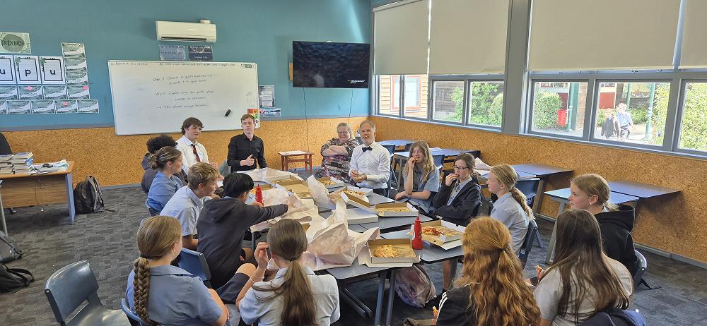 PB4L Pizza with the Principal