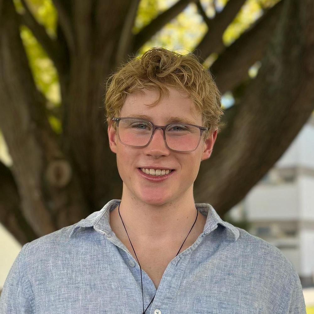 US Scholarship For Old Boy Oliver Morton