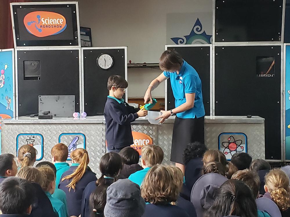 Year 5/6 - Science Roadshow