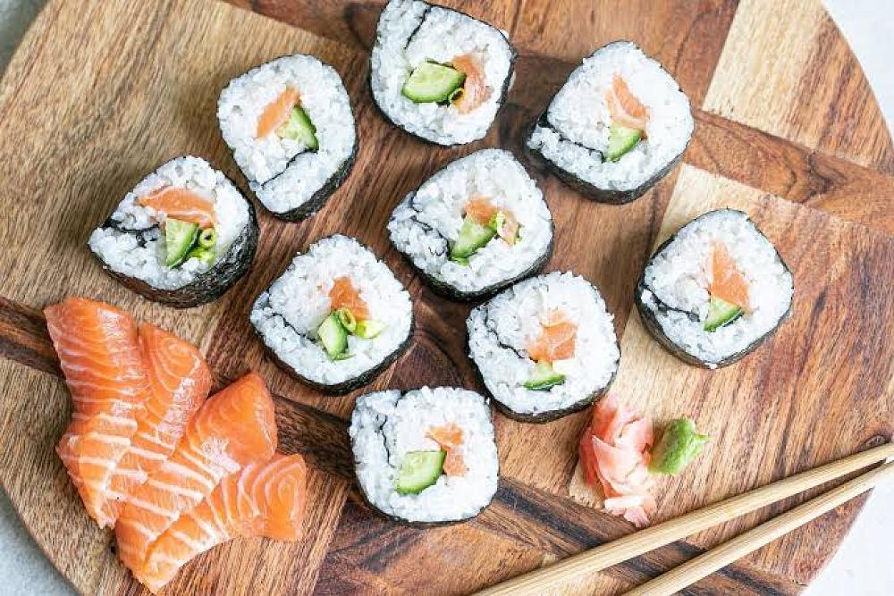School lunches - sushi & snacks