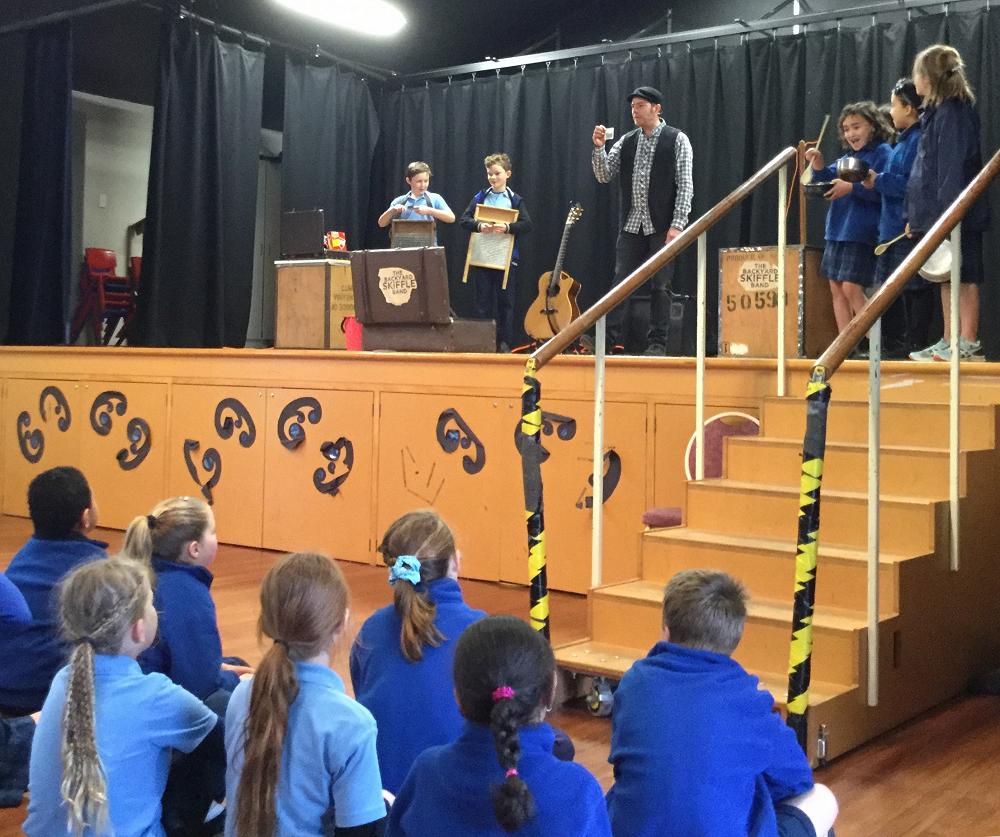 The Backyard Skiffle Band Show!