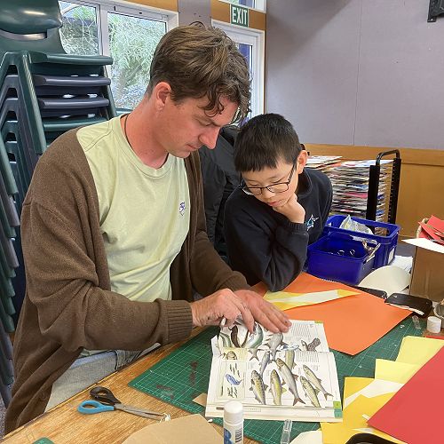 Creatives Dr. Reuben Woods and Nick Lowry, are at Merrin School Ngā ...