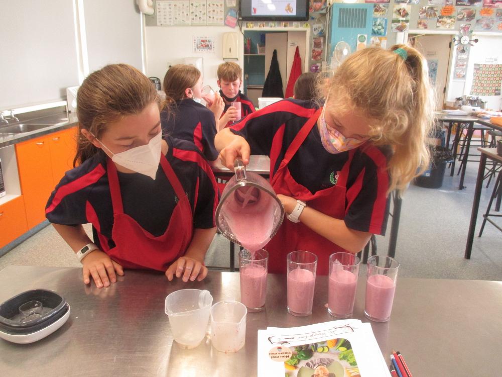 Year 7's in the kitchen