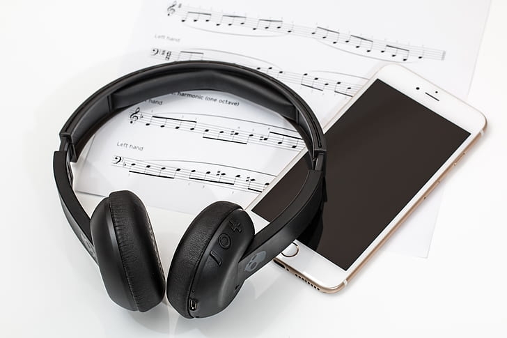 Headphone reminder for students taking music. | Trinity Catholic College
