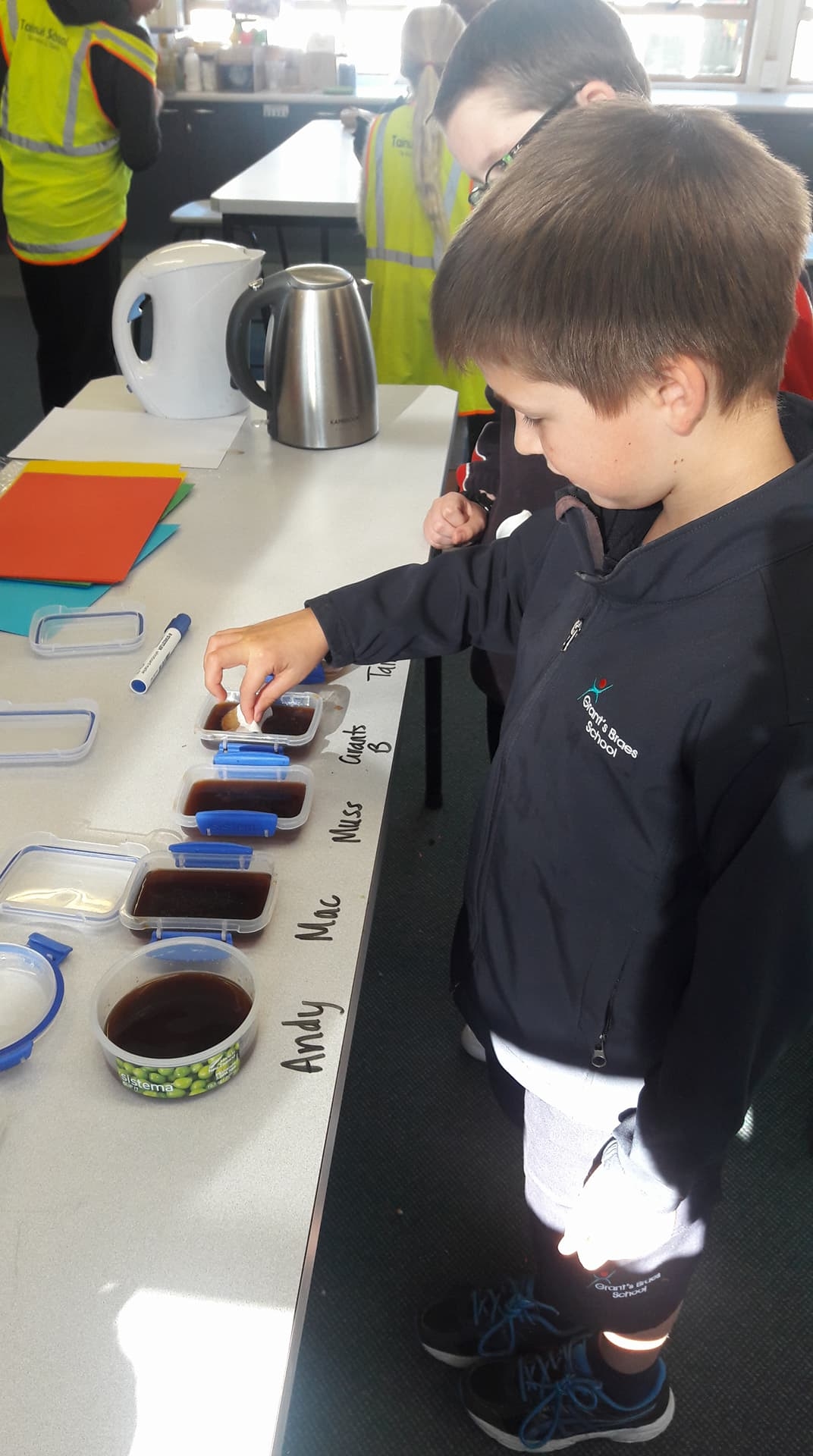 Y6 Extension Science off to a sticky start! | Tahuna Normal Intermediate