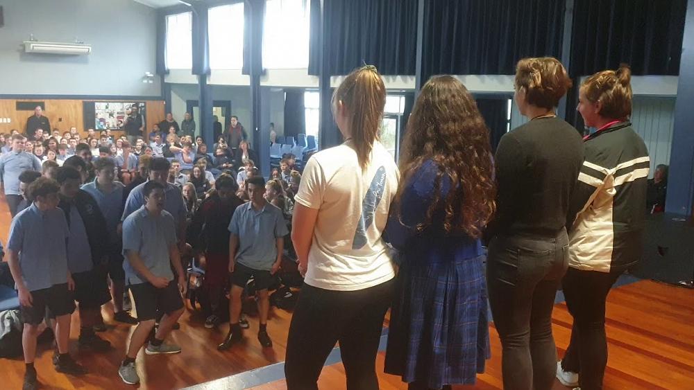 Video: International Students farewelled with a Haka in Assembly ...