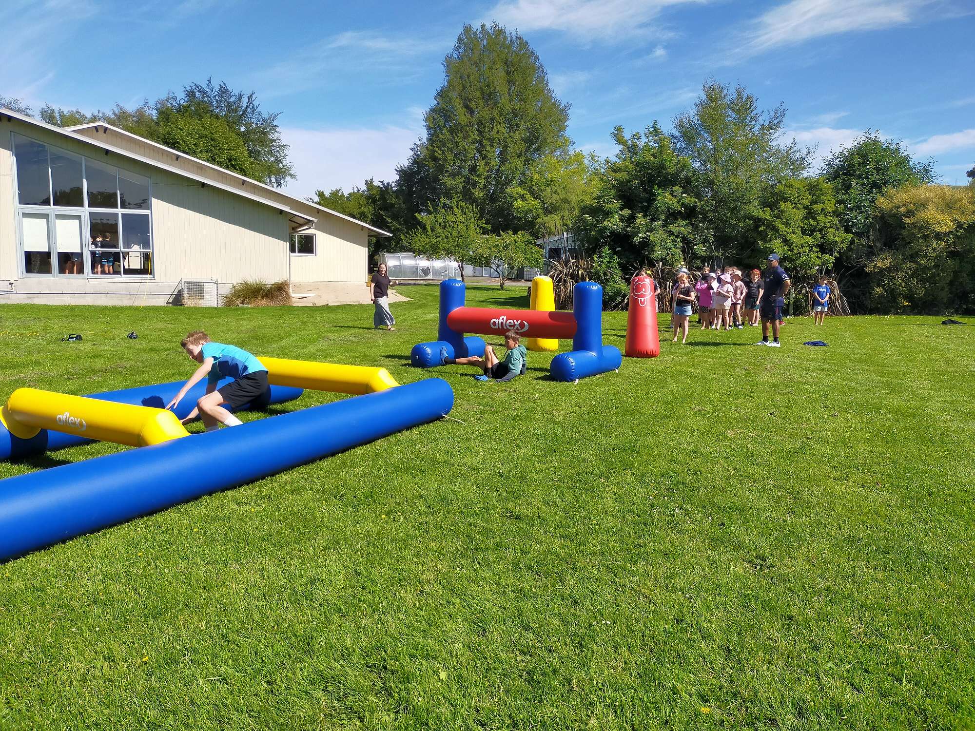 High 5 Highlands bringing the fun and finally the sun!