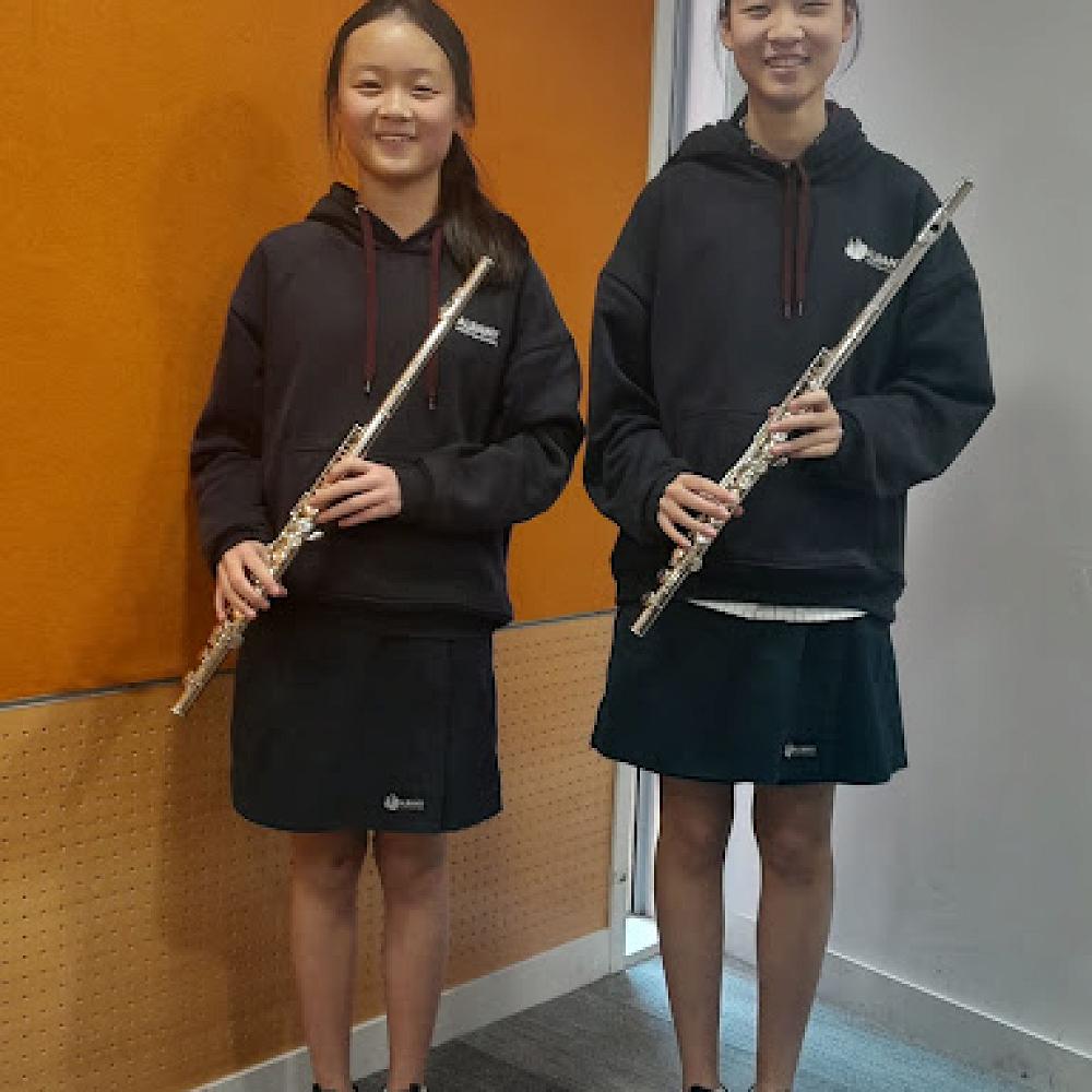 Congratulations to Helen and Mindy Huang