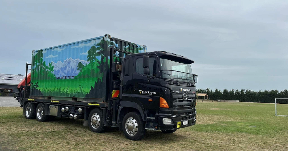 A huge thank-you to Nick (Maddison's dad) and his brother from Mackley ...