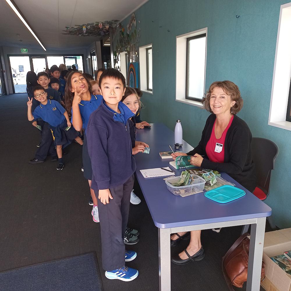 Author visits Sherwood