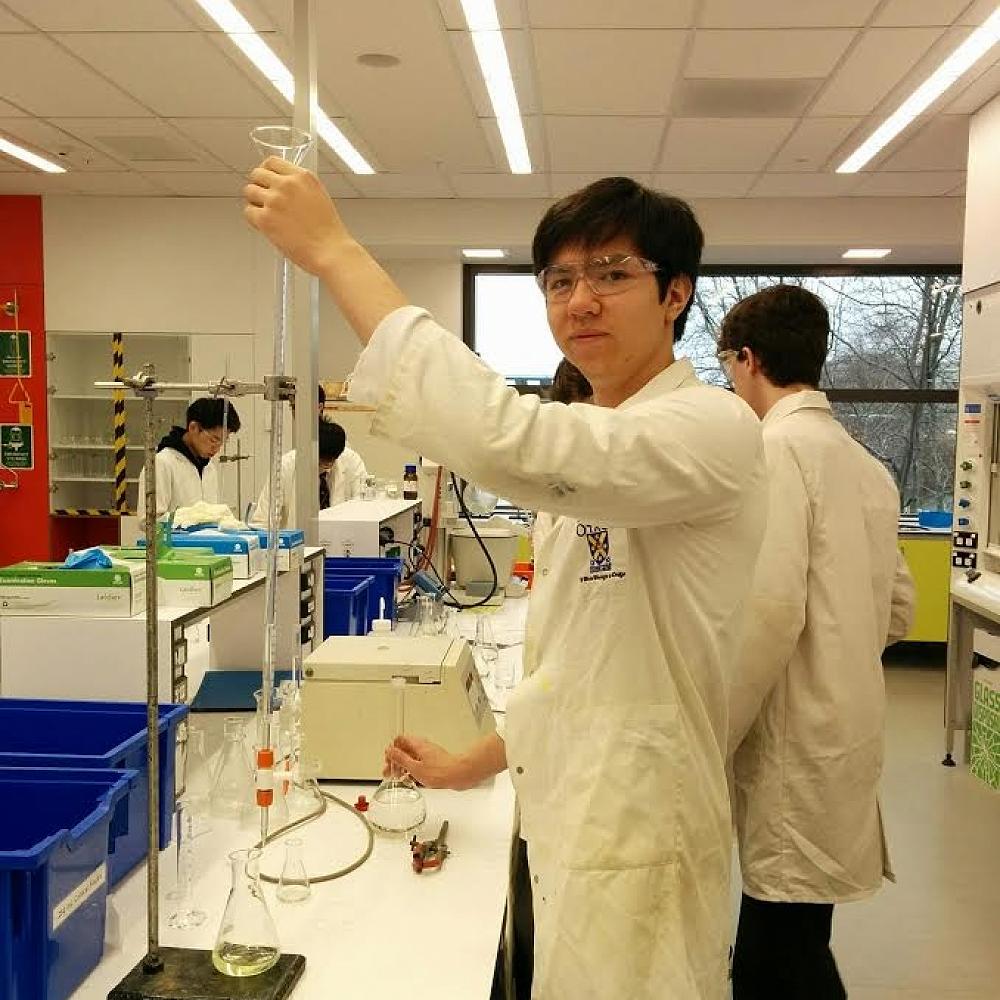 Chemistry Students Utilise University Laboratory