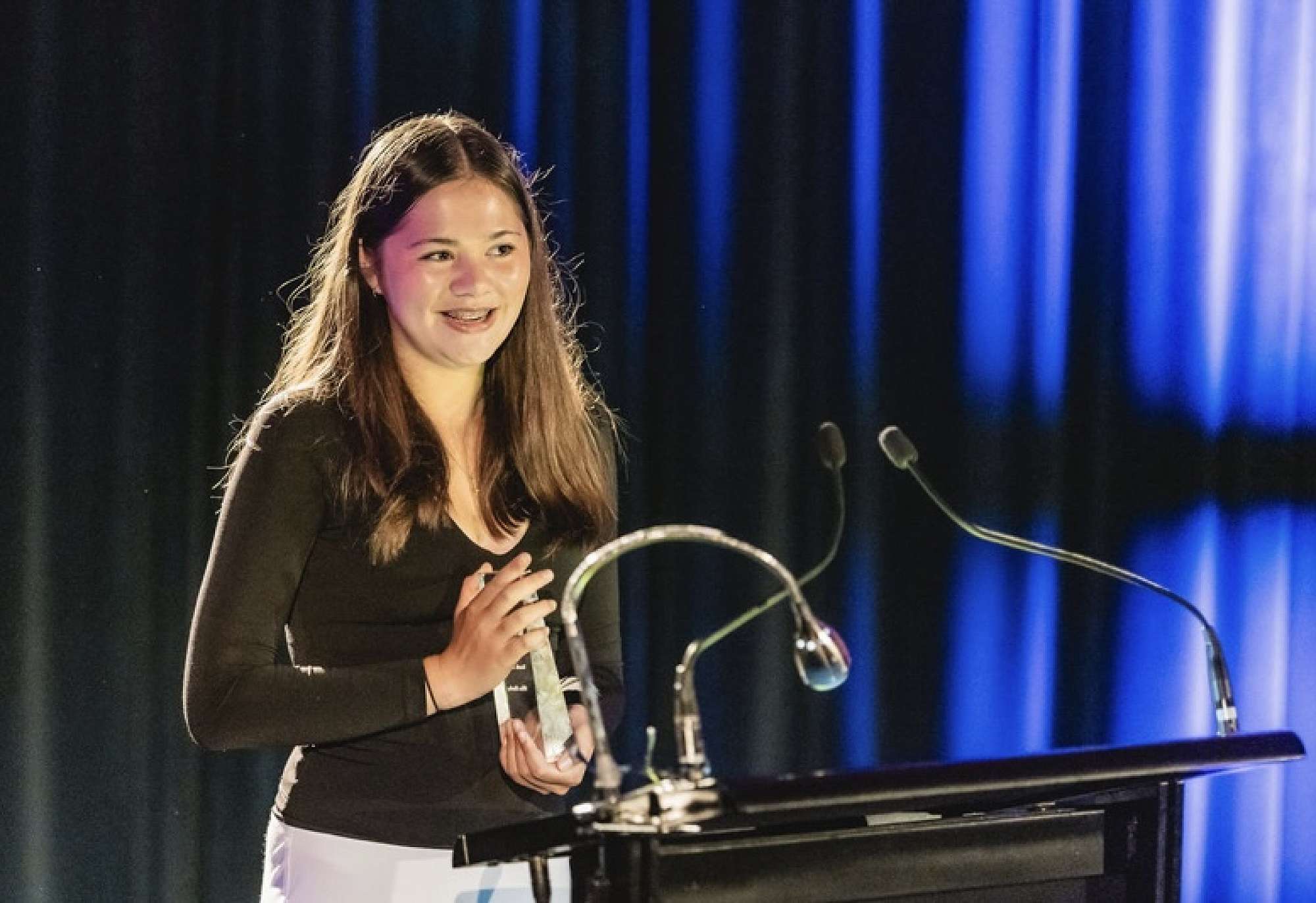 YOUTH WELLYS - ELISA HARLEY