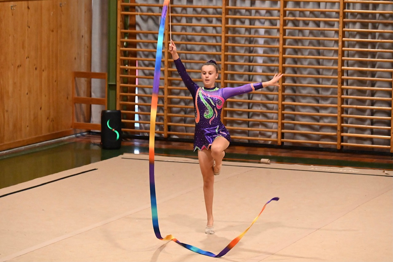 Isla the gymnast star! | Tahuna Normal Intermediate