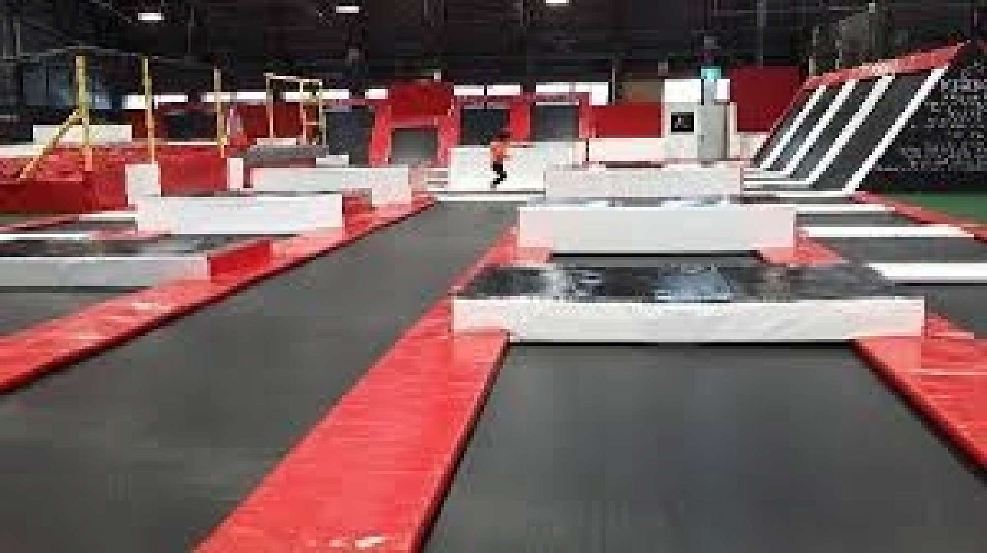 Mega Air Trampoline Arena