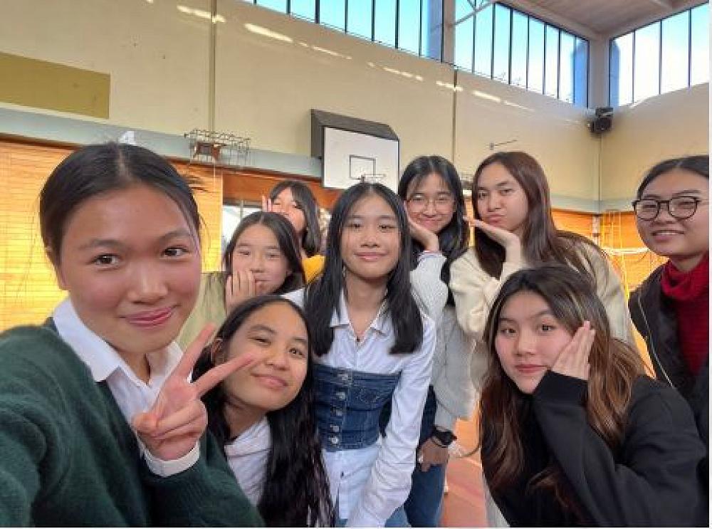 Dungfun, Je'taime, Preme, Kaohom & Praewa (Chitralada School, Thailand ...