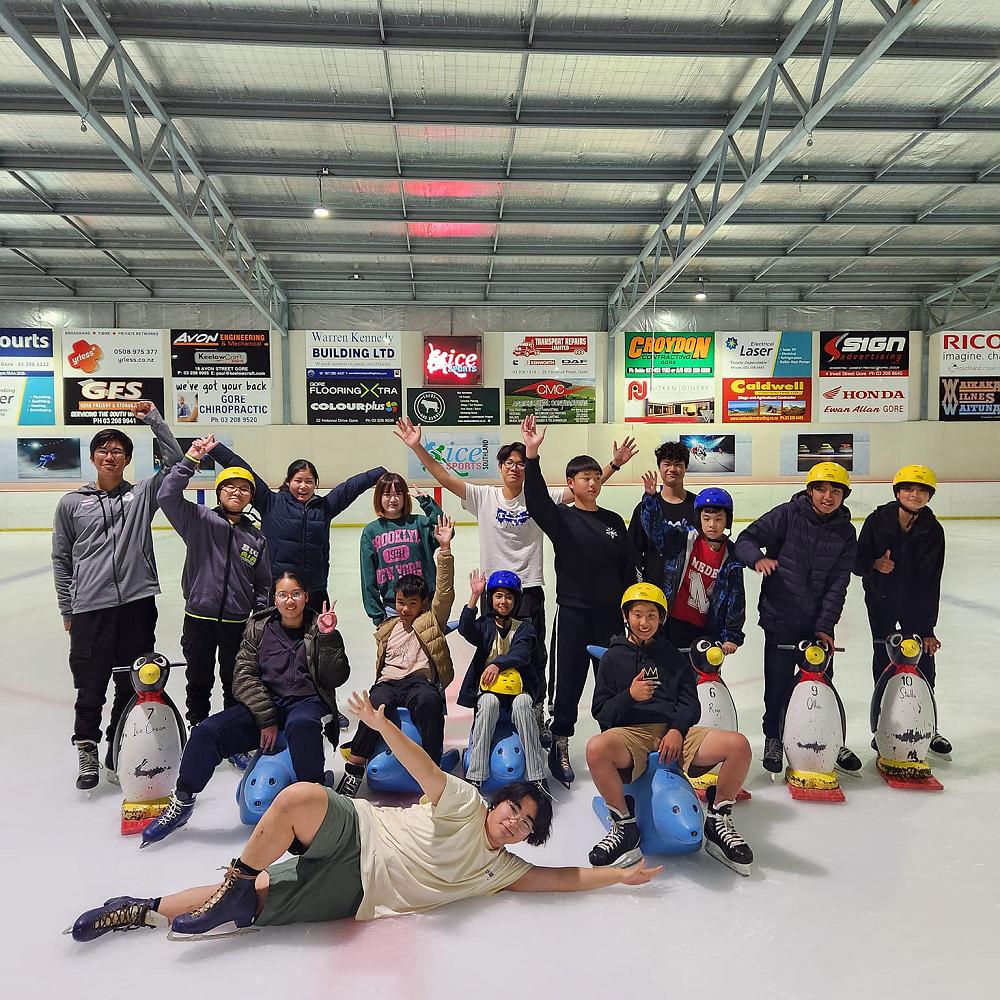 International Students go Ice-Skating