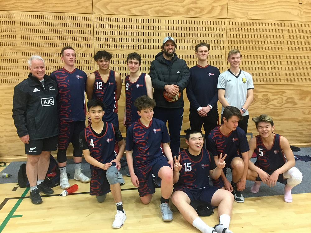 Famous guest coach for Senior A Boys Basketball team — Issue 21 2018