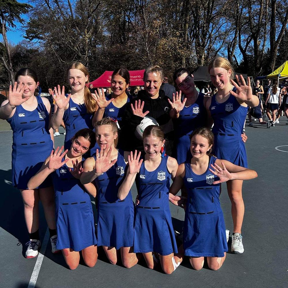 Awesome Netball season for the Yr 9 team!