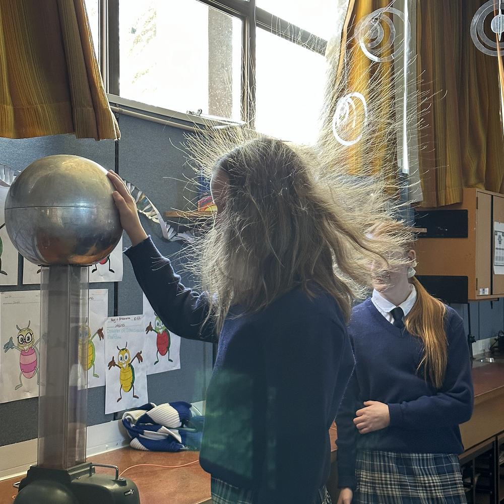 Year 10 Science - Static Electricity