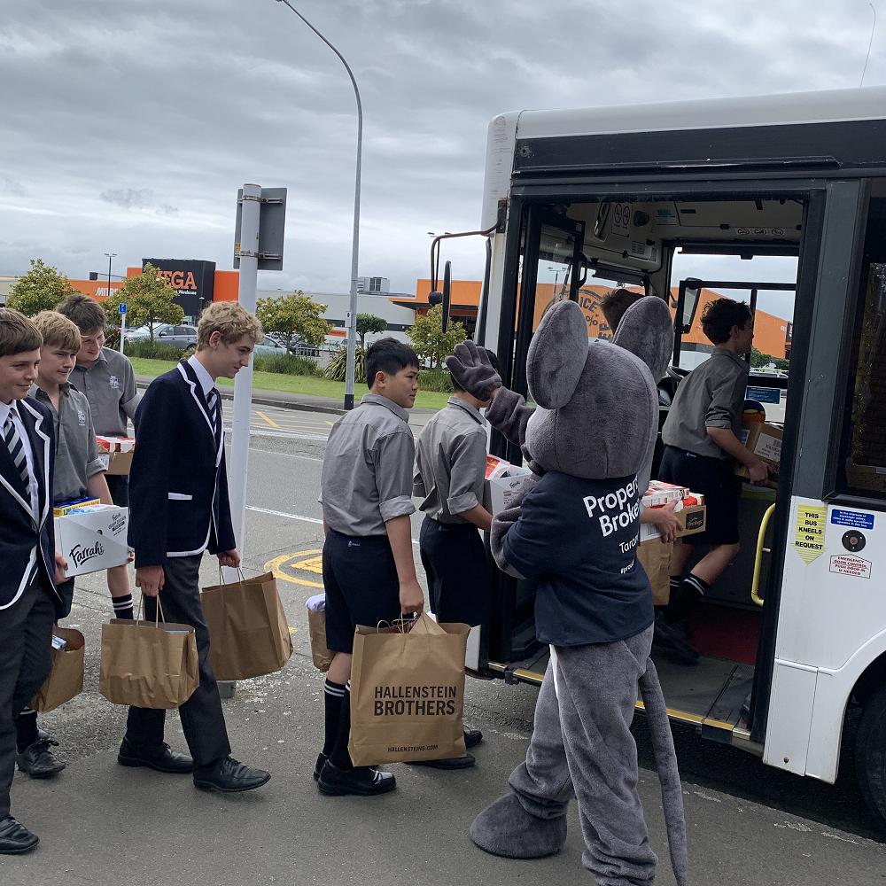 Fill the Bus 🚌 — PNBHS Hakihea ǀ December Newsletter 2023
