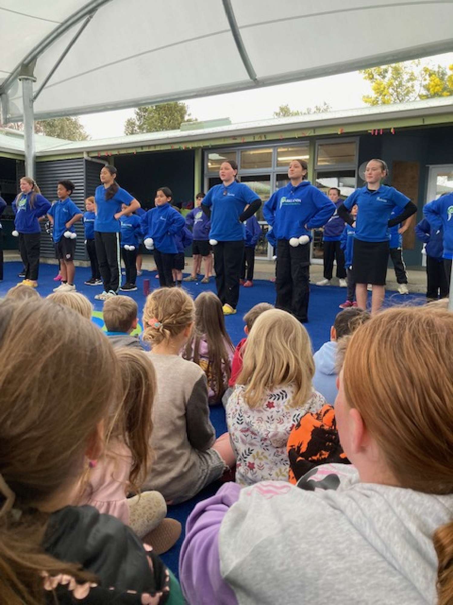 Māpua Students are 'wow'ed by Te Kura o Pakarana kapa haka!