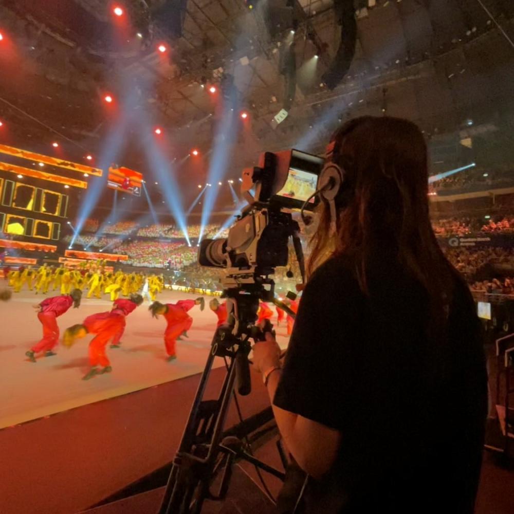 Students put on a Superb Show on Stage and Behind the Scenes at School ...