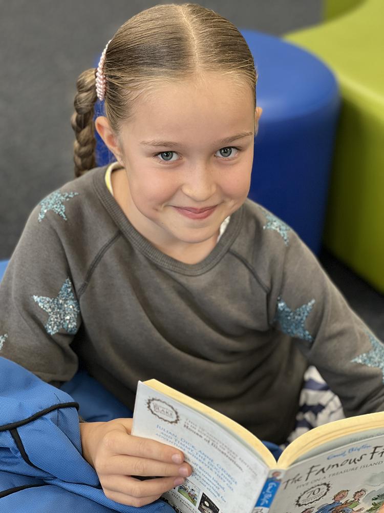 Meet our Librarians...