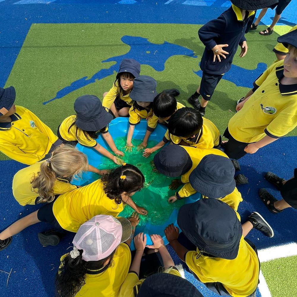 Exploring, inquiring and learning through water play