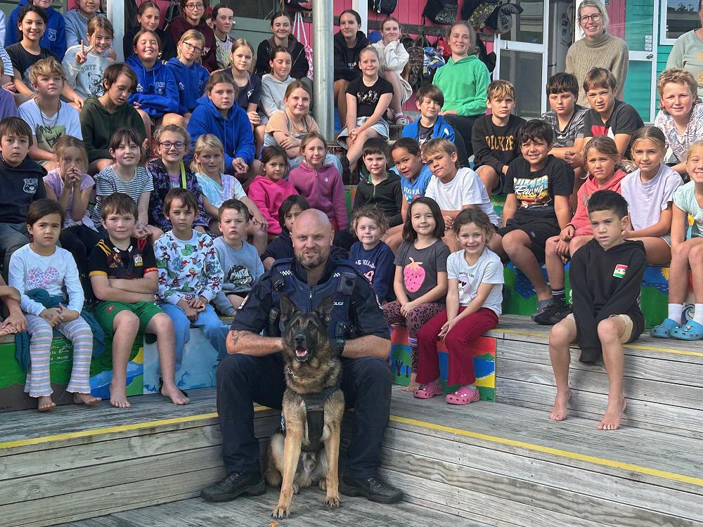 Police Dog Handlers visit to Te Rerenga School