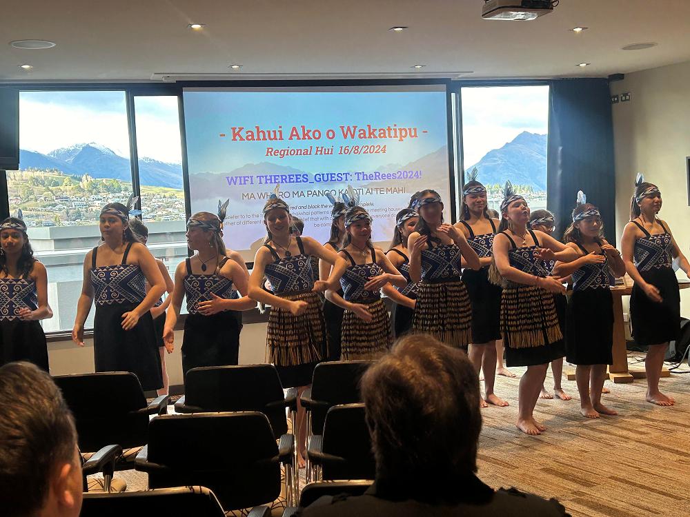 QPS Kapa Haka perform at Kahui Ako Hui