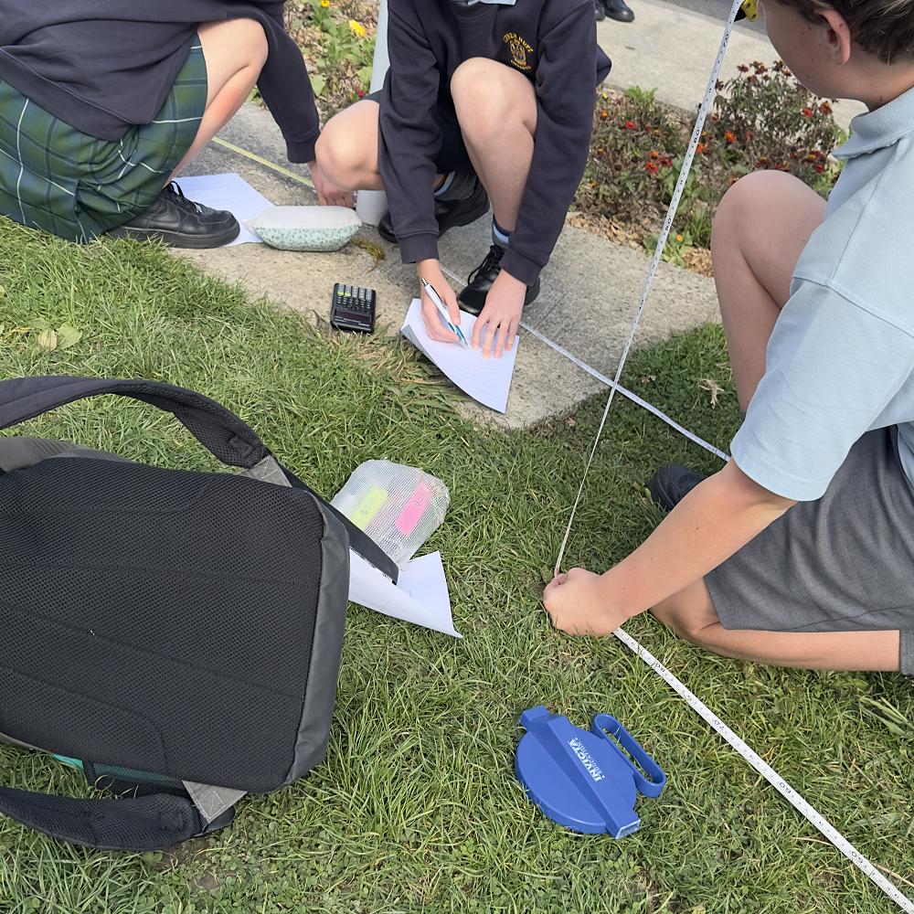 Trigonometry in action: measuring the world around us