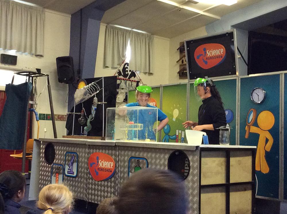 Year 5 and 6 trip to the Science Roadshow