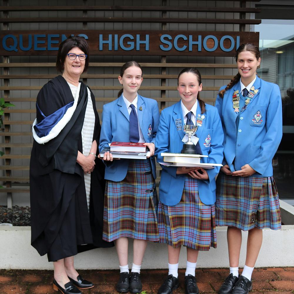 Queen's News Issue 20 2022